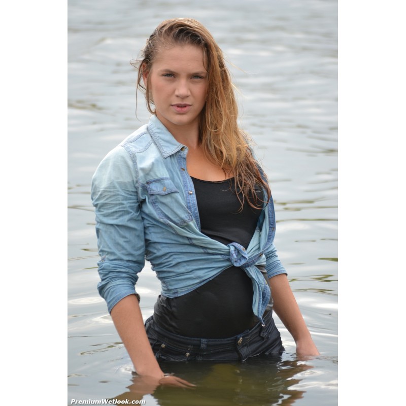 wetlook203-1 Divinia (movie)